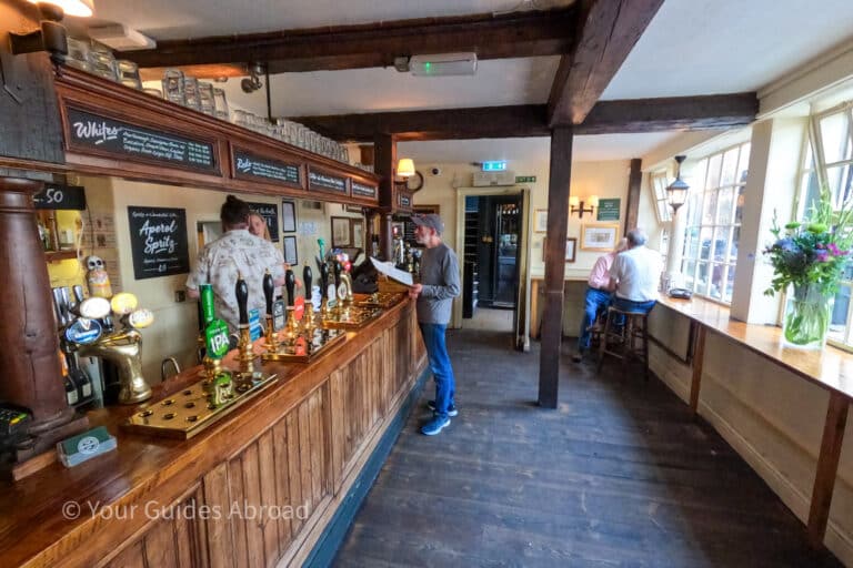London Pub Guide: The Best Pubs, History, and What to Drink - Your ...
